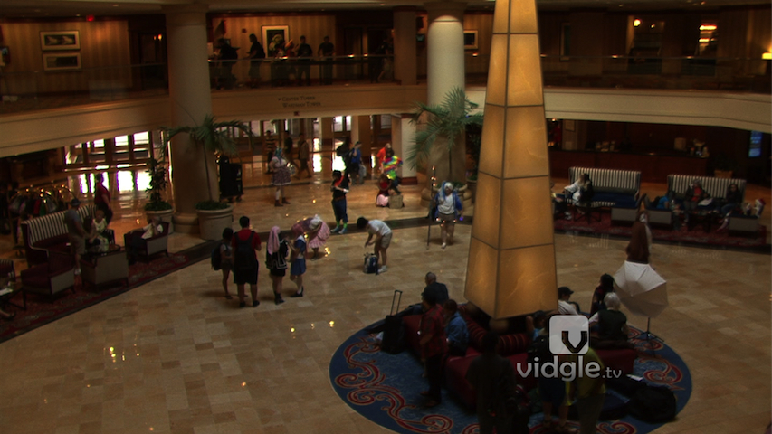 Vidgle - Con Goer – Anime USA 2013 – Out and About – Friday